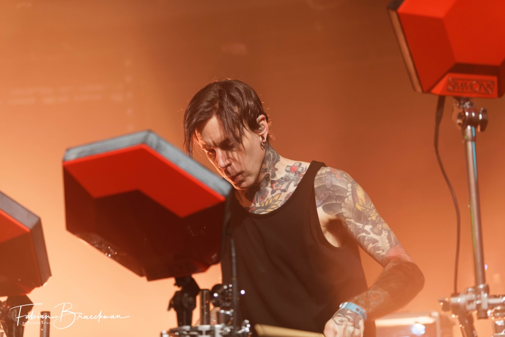 Nuovo Testamento et Drab Majesty ont coloré la Rotonde du Botanique de ...