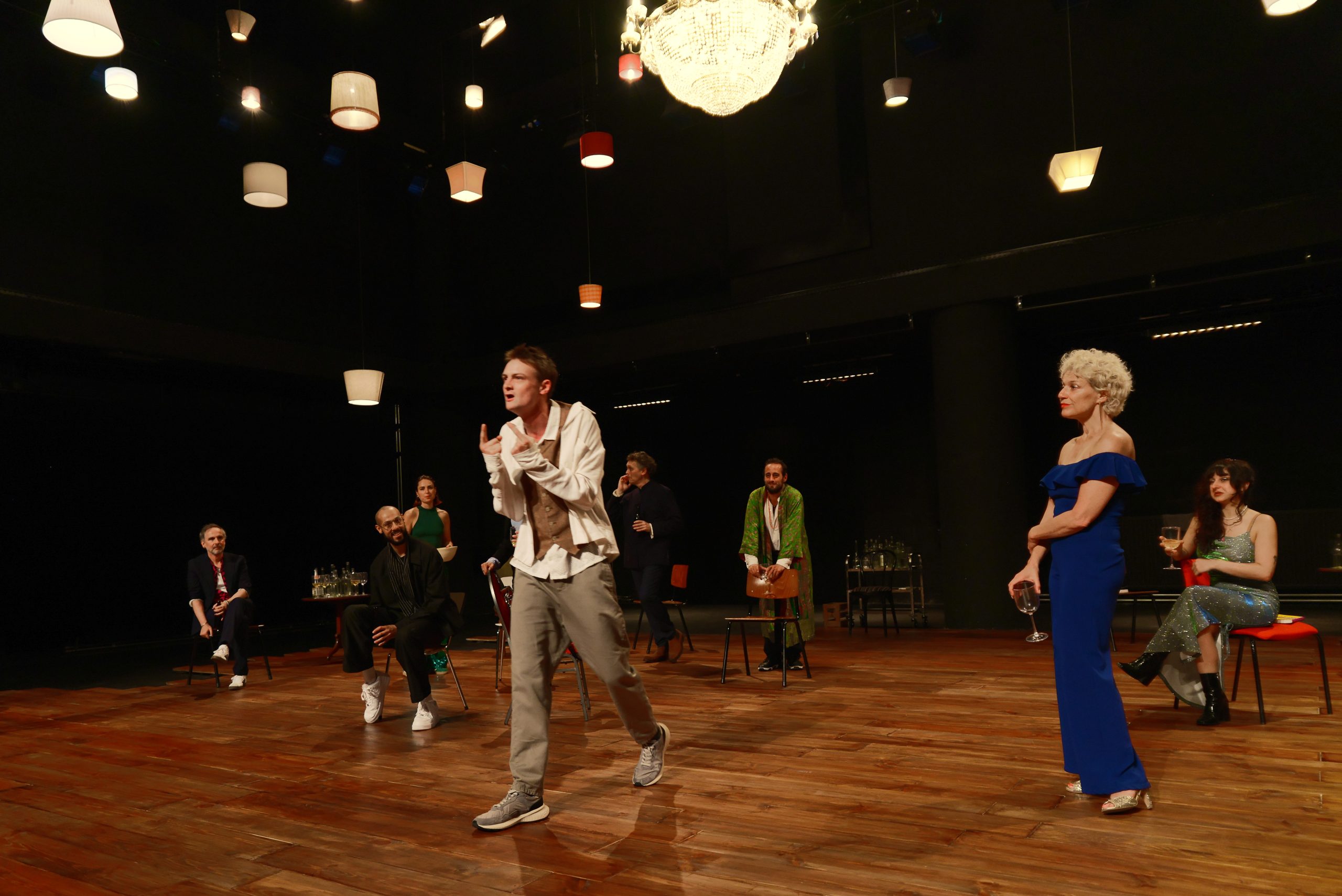 Des Estivantes de Gorki, mise en scène par Georges Lini, une ...